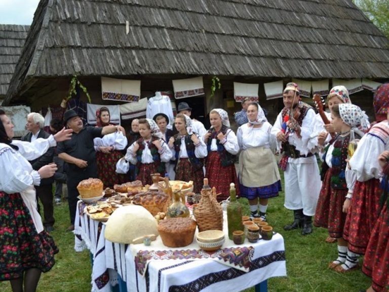 Top 5 destinații tradiționale pentru a petrece Paștele în România ...