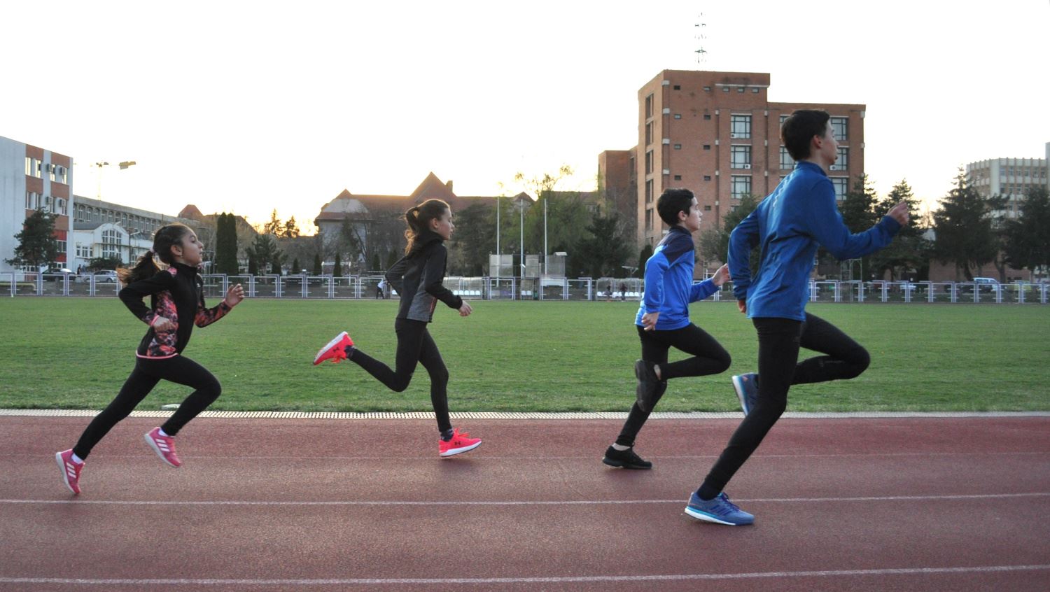 Primul campionat de atletism organizat la standarde internaționale ...