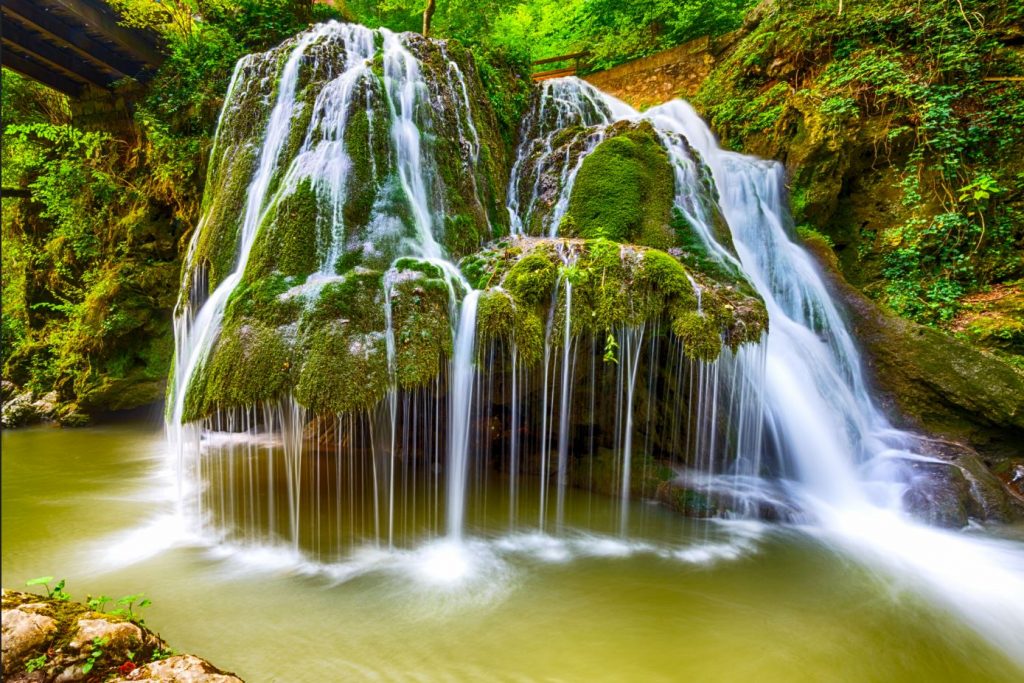 Cele mai frumoase cascade din România. Locuri de vis pe care trebuie să ...