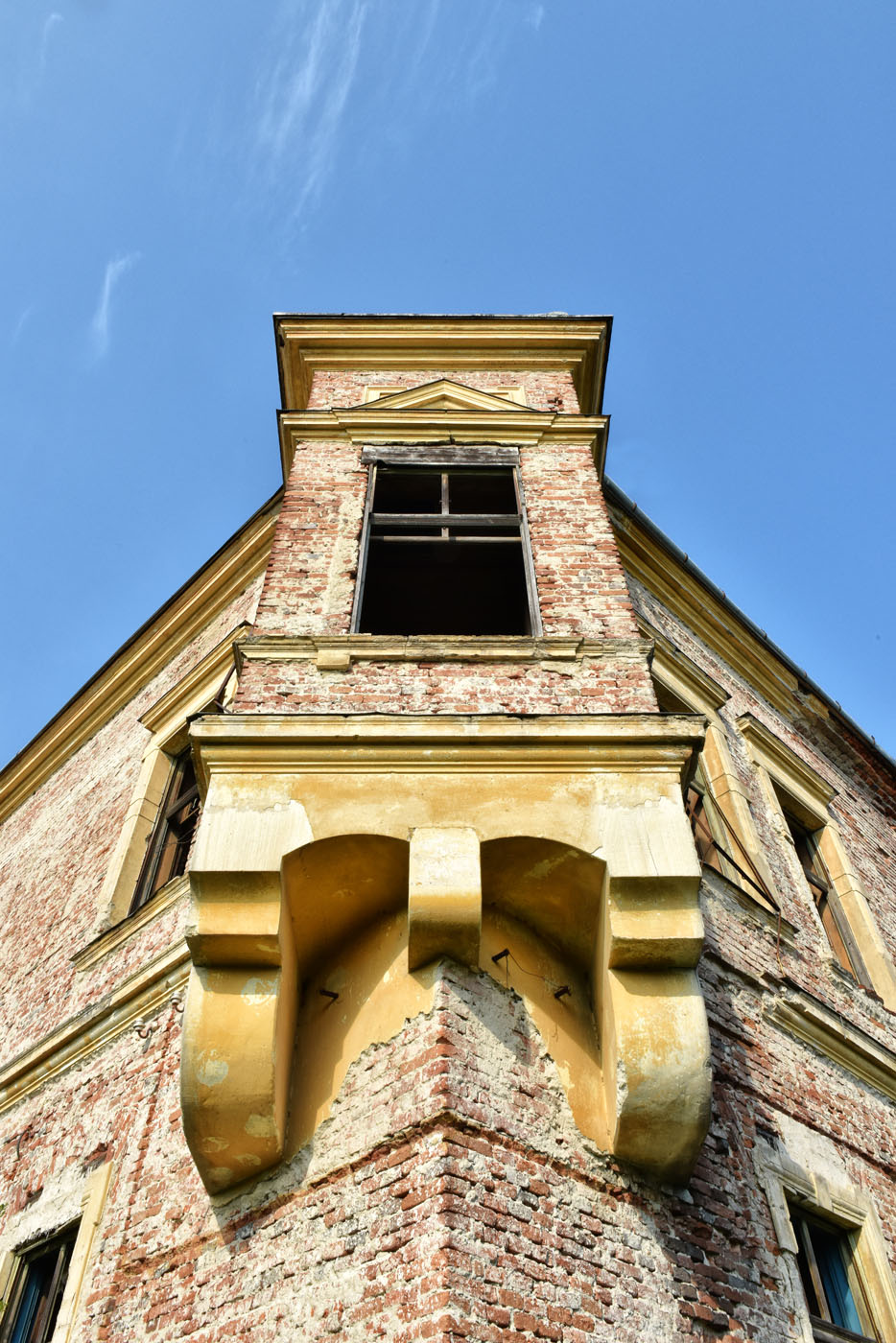 Descoperă România. Geza Teleki, reședința de vară a conților - Editia ...