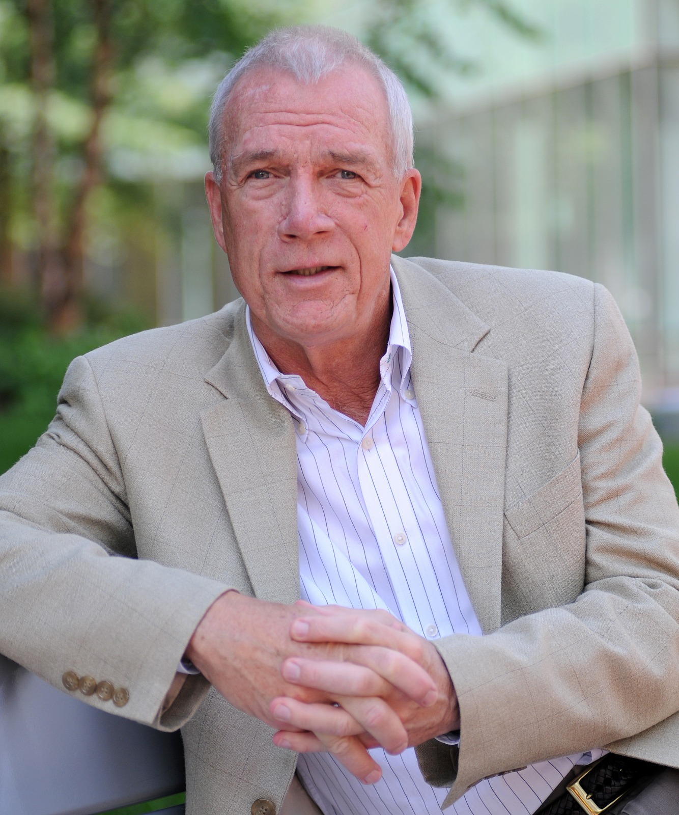 Spotlight. Jurnalistul american Walter Robinson vine la București ...