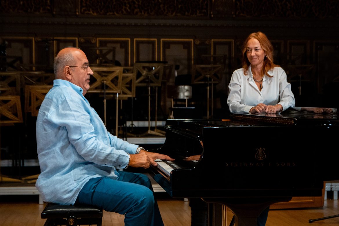 „O aventură pe lună cu Dan Grigore”, la Ateneul Român. Invitată ...