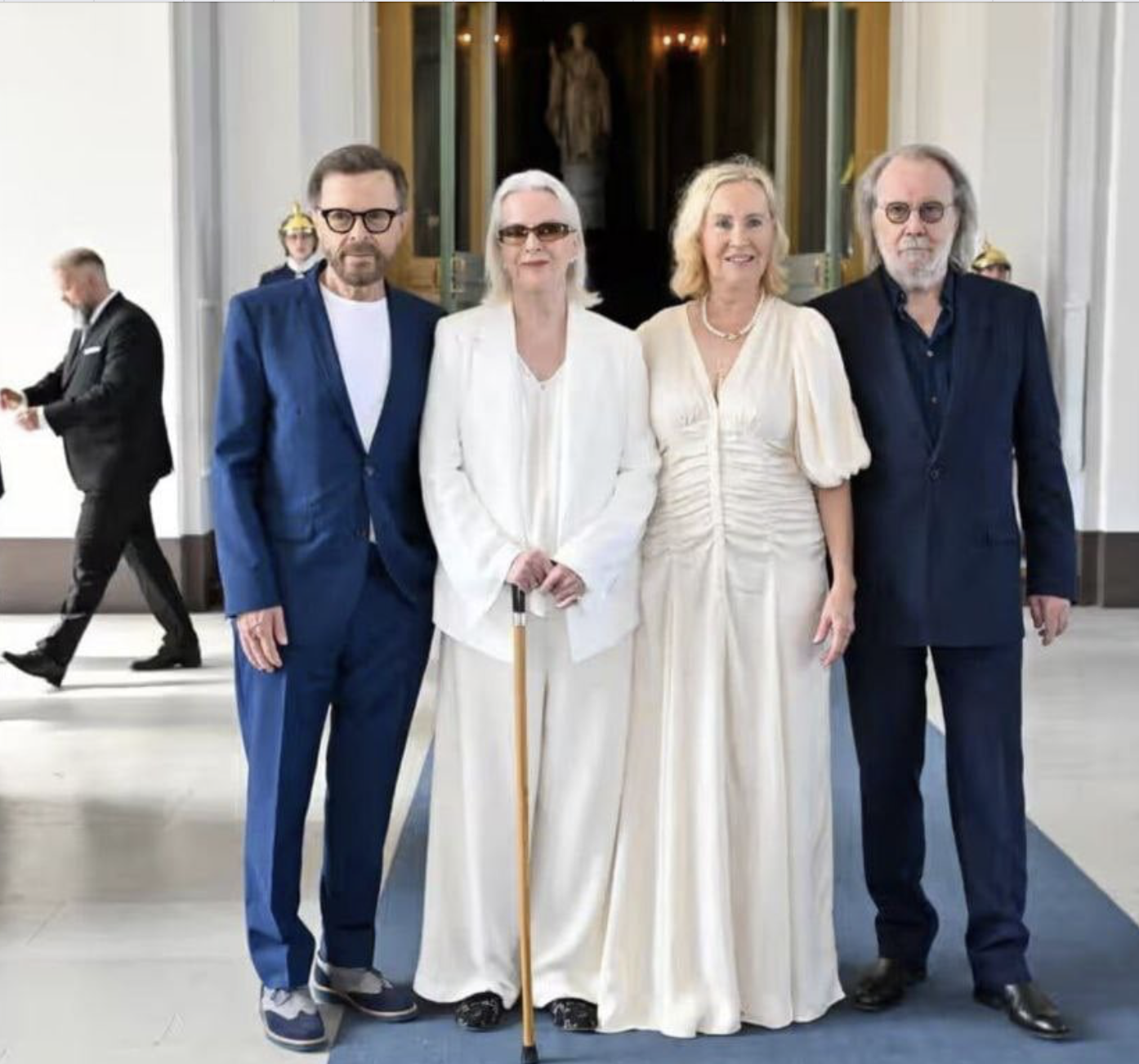 Membrii legendarei trupe ABBA au fost înnobilați de către Regele ...