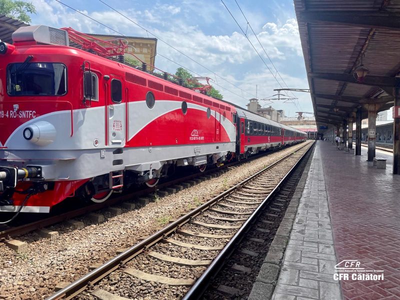 Cum arată primele vagoane şi locomotive modernizate în atelierele ...